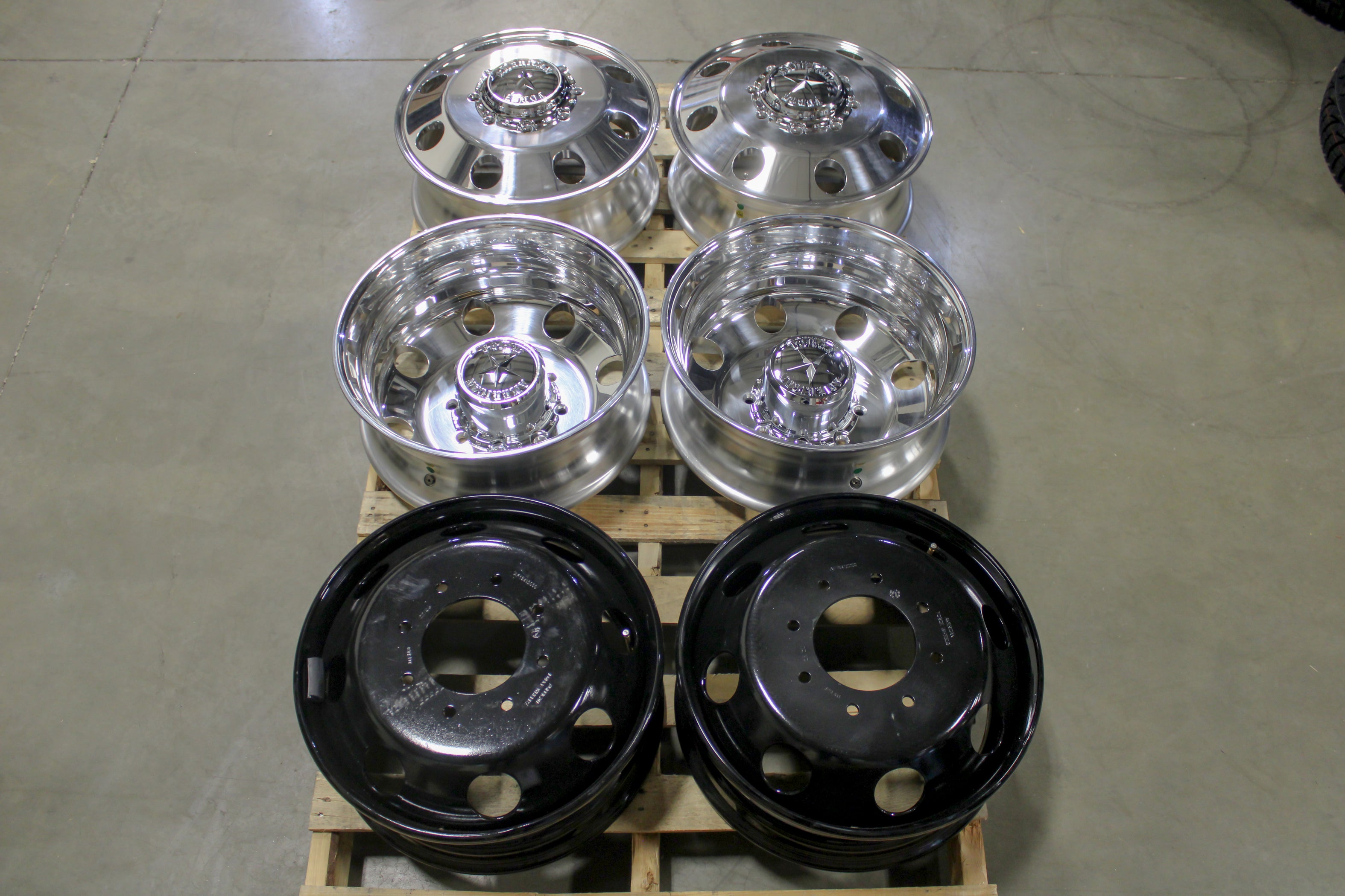 19.5" American Force Classic Polished 8 Lug Direct Bolt-On Dually Whee ...