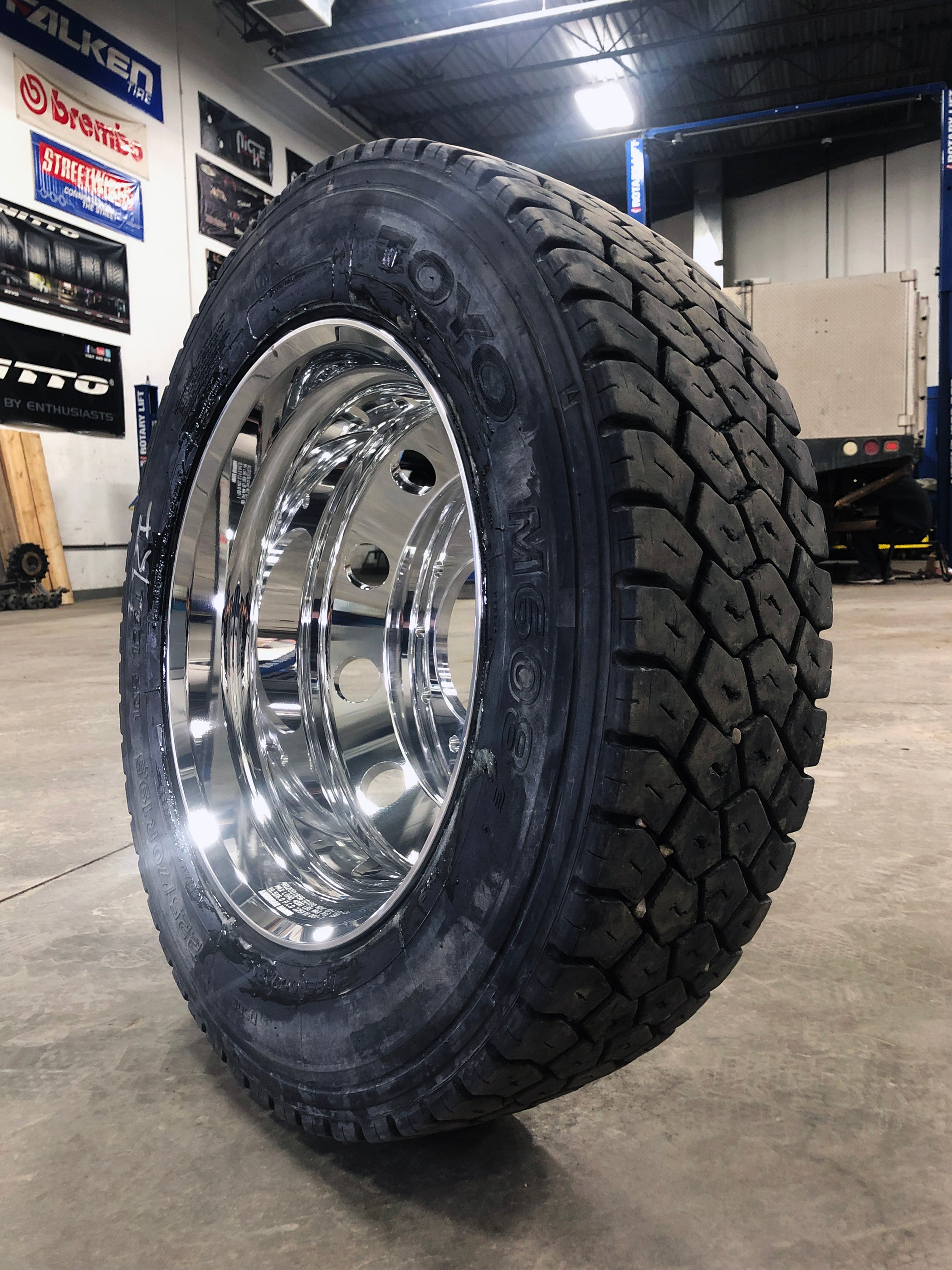 19.5" ATX AO200 10x225 Polished Dually Wheels — Dually Wheels Canada