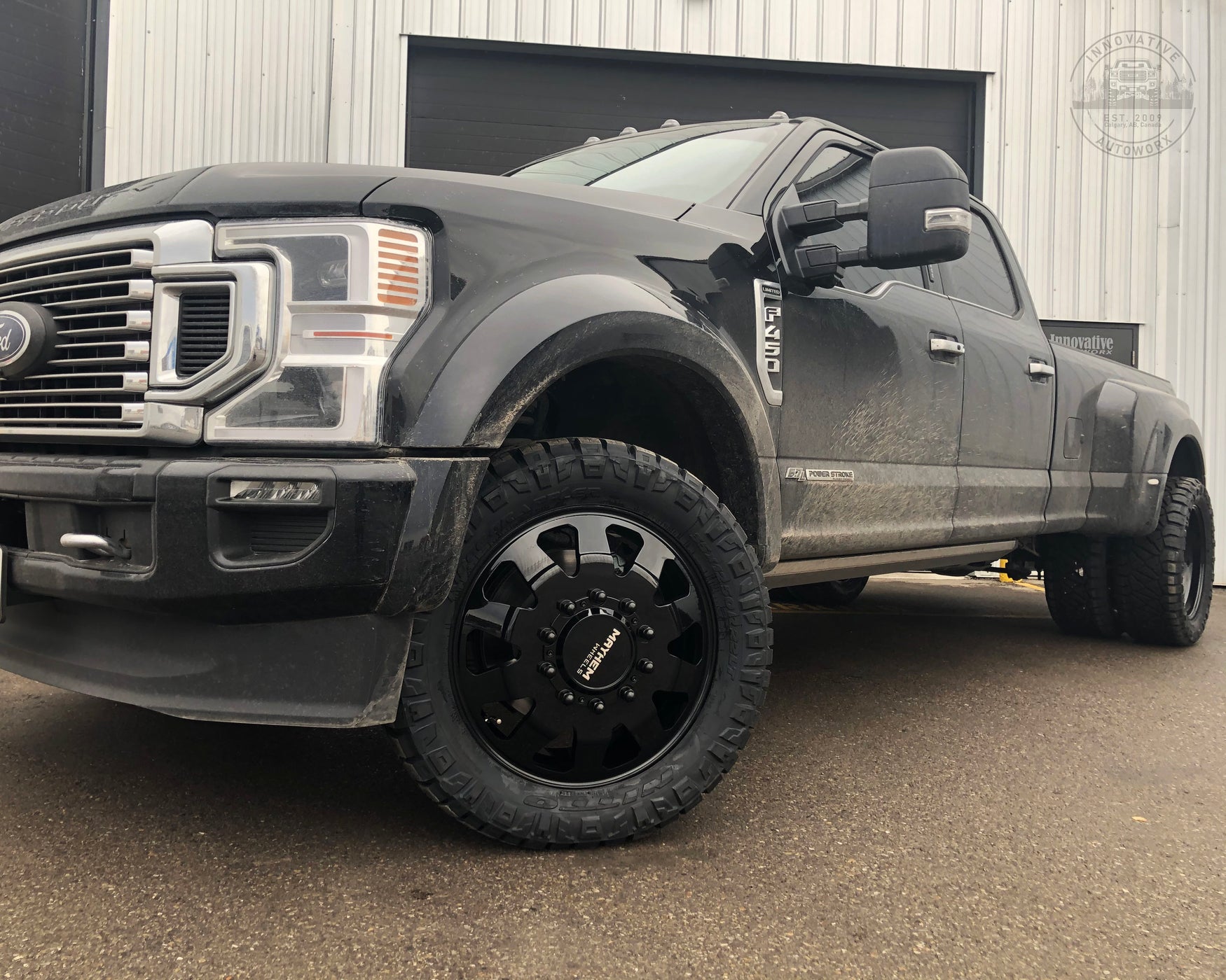 Jantes Mayhem Challenger 8181 noir brillant de 22 po [10x225] — Dually ...